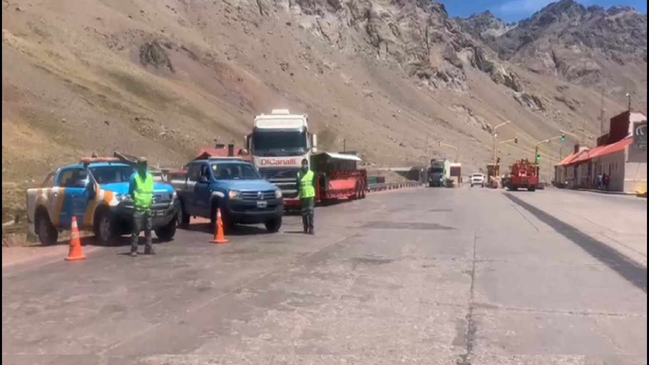 Seguridad Vial: refuerzan el control en el paso fronterizo Cristo ... Seguridad Vial: refuerzan el control en el paso fronterizo Cristo ...